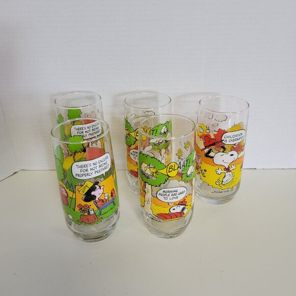United Feature Syndicate | Dining | Vintage Camp Snoopy United Feature ...